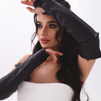 Ynni – слушать онлайн песни и альбомы исполнителя бесплатно на МТС Музыке