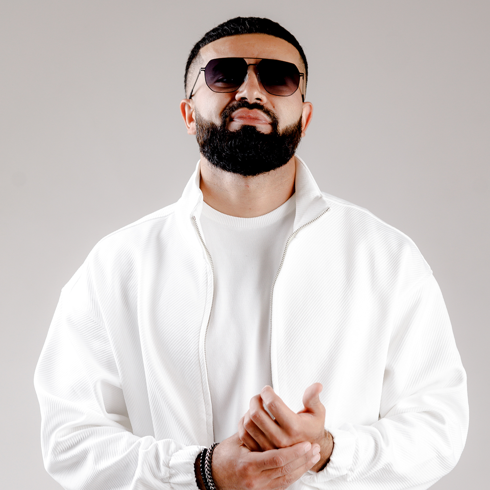 ADAM – слушать онлайн в хорошем качестве на МТС Музыке